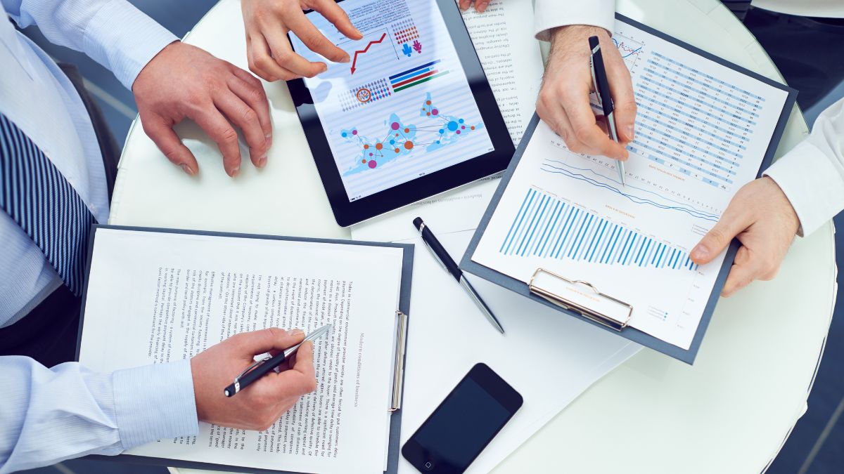 Cómo preparar y presentar informes financieros - TropiPay Blog